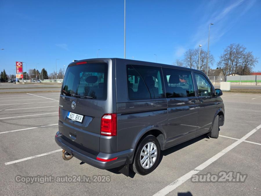 Grey Volkswagen Multivan 2018 in Tallinn, with an engine capacity of 2.00 L and mileage of 165 thousand km for 29500 €, photo 4 on AUTOMOTO.COM.LV
