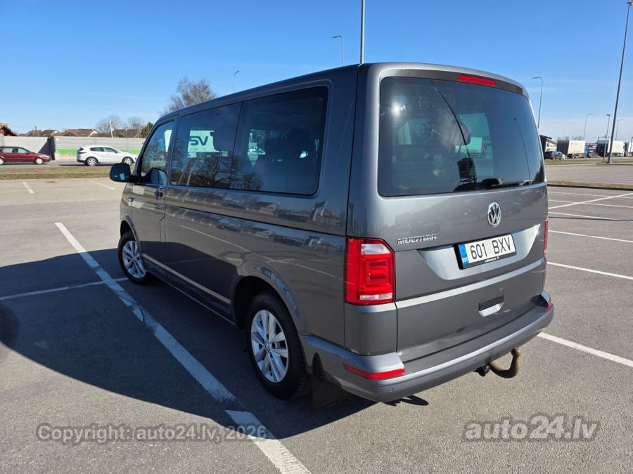 Grey Volkswagen Multivan 2018 in Tallinn, with an engine capacity of 2.00 L and mileage of 165 thousand km for 29500 €, photo 5 on AUTOMOTO.COM.LV