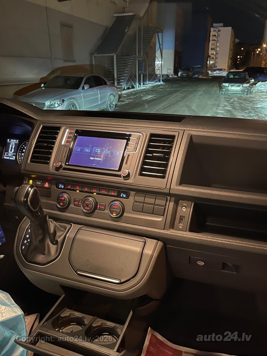 Grey Volkswagen Multivan 2019 in Tallinn, with an engine capacity of 2.00 L and mileage of 110 thousand km for 35900 €, photo 5 on AUTOMOTO.COM.LV