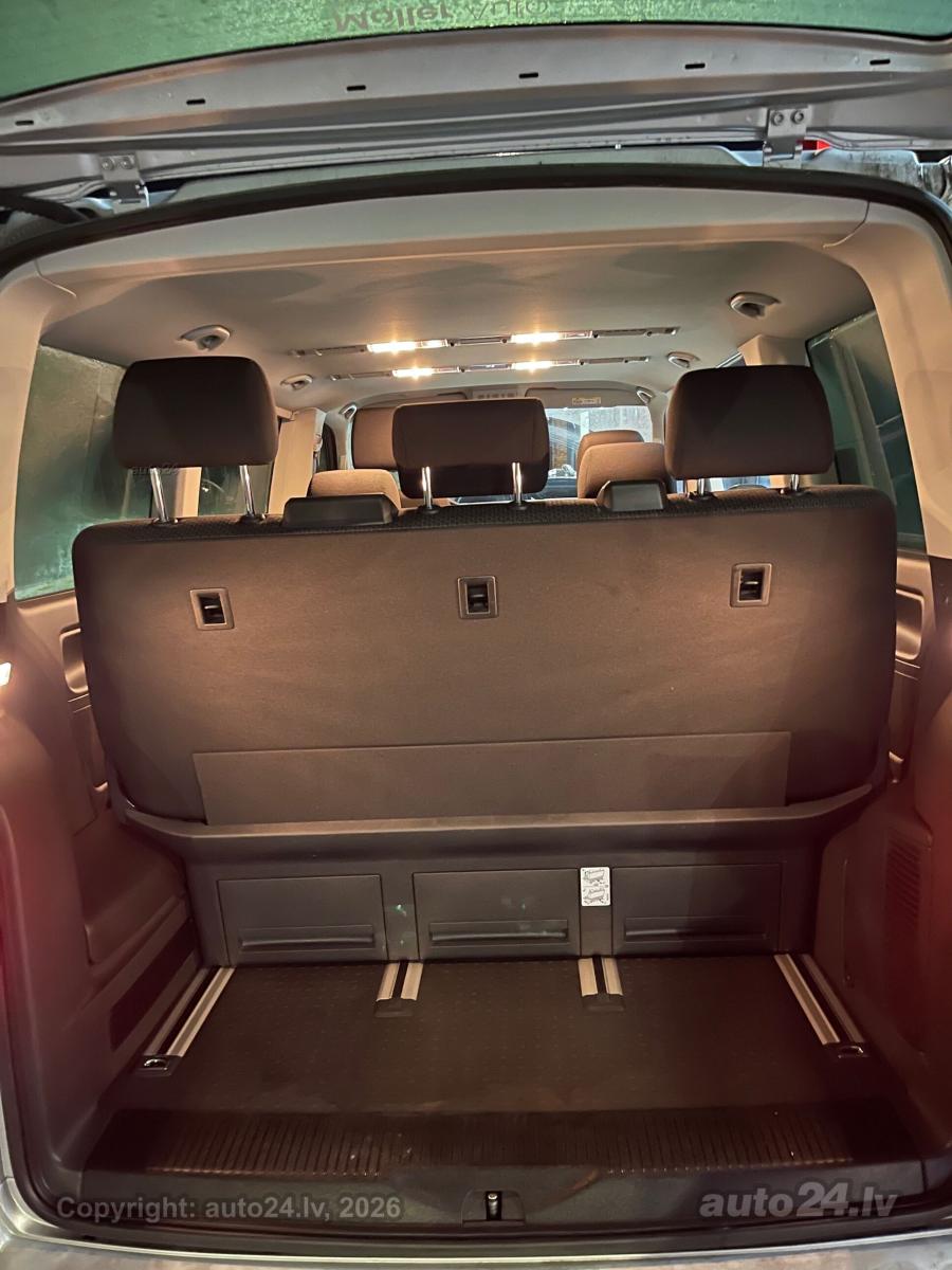 Grey Volkswagen Multivan 2019 in Tallinn, with an engine capacity of 2.00 L and mileage of 110 thousand km for 35900 €, photo 6 on AUTOMOTO.COM.LV