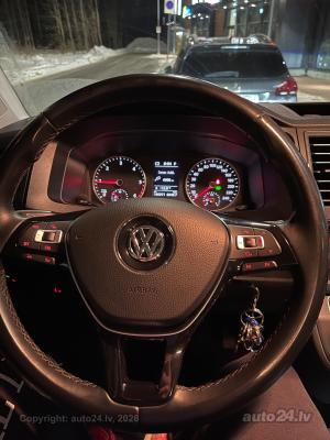 Grey Volkswagen Multivan 2019 in Tallinn, with an engine capacity of 2.00 L and mileage of 110 thousand km for 35900 €, photo 8 on AUTOMOTO.COM.LV