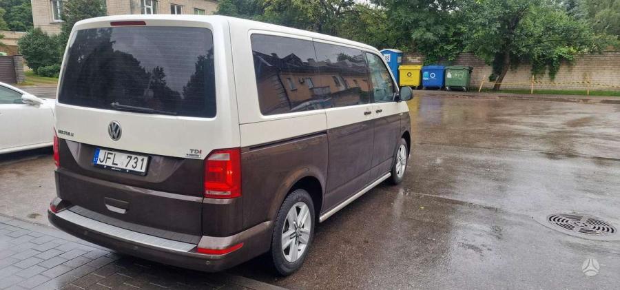 Volkswagen Multivan 2016 in Kaunas, with an engine capacity of 1.97 L and mileage of 314 thousand km for 17800 €, photo 5 on AUTOMOTO.COM.LV