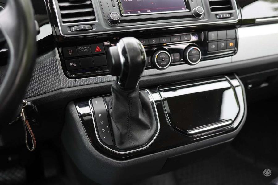 Volkswagen Multivan 2019 Alīta, ar dzinēja tilpumu 2.00 L un nobraukumu 105 tūkst. km par 36950 €, foto 22 vietnē AUTOMOTO.COM.LV