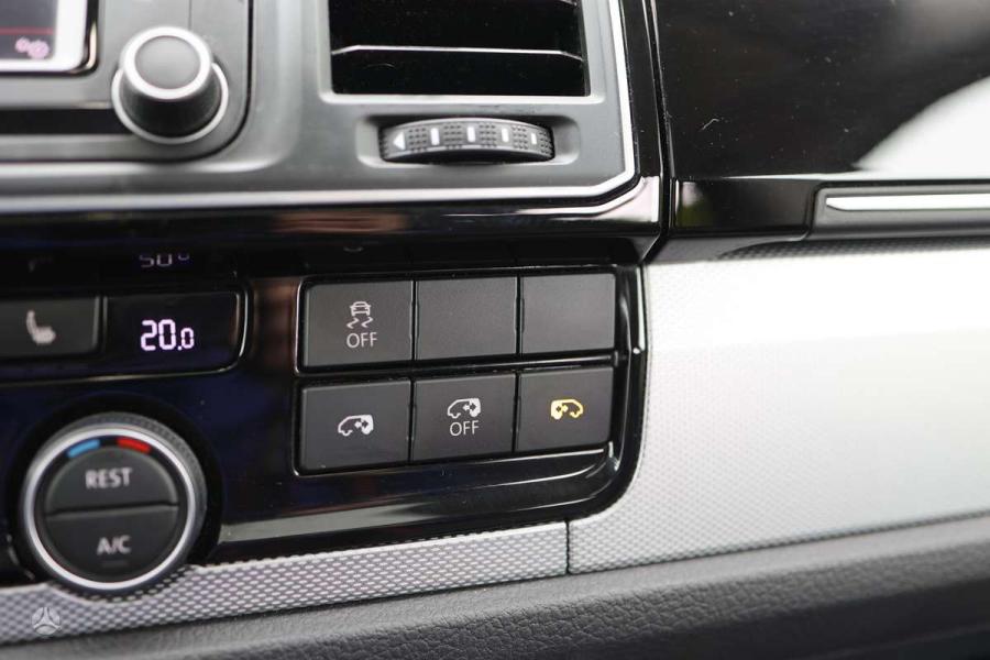 Volkswagen Multivan 2019 Alīta, ar dzinēja tilpumu 2.00 L un nobraukumu 105 tūkst. km par 36950 €, foto 25 vietnē AUTOMOTO.COM.LV