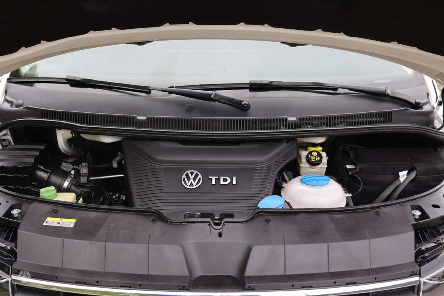 Volkswagen Multivan 2019 Alīta, ar dzinēja tilpumu 2.00 L un nobraukumu 105 tūkst. km par 36950 €, foto 39 vietnē AUTOMOTO.COM.LV