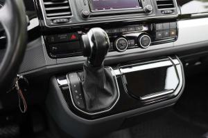 Volkswagen Multivan 2019 Alīta, ar dzinēja tilpumu 2.00 L un nobraukumu 105 tūkst. km par 36950 €, foto 22 vietnē AUTOMOTO.COM.LV