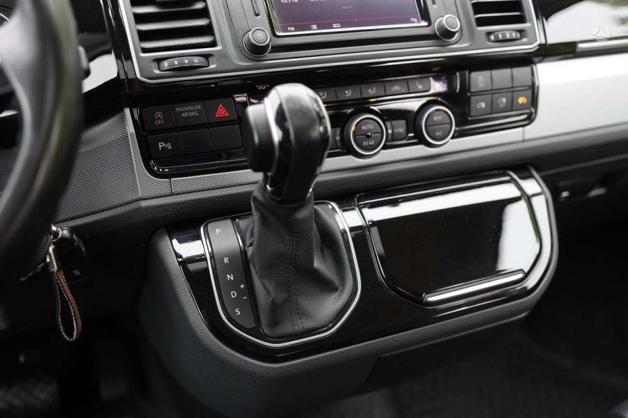 Volkswagen Multivan 2019 Alīta, ar dzinēja tilpumu 2.00 L un nobraukumu 105 tūkst. km par 36950 €, foto 22 vietnē AUTOMOTO.COM.LV