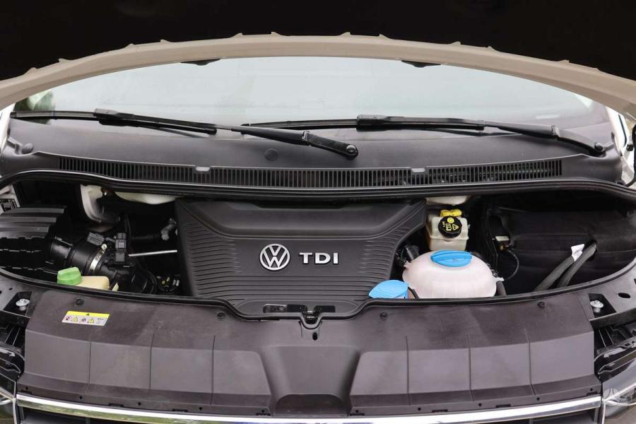 Volkswagen Multivan 2019 Alīta, ar dzinēja tilpumu 2.00 L un nobraukumu 105 tūkst. km par 36950 €, foto 39 vietnē AUTOMOTO.COM.LV