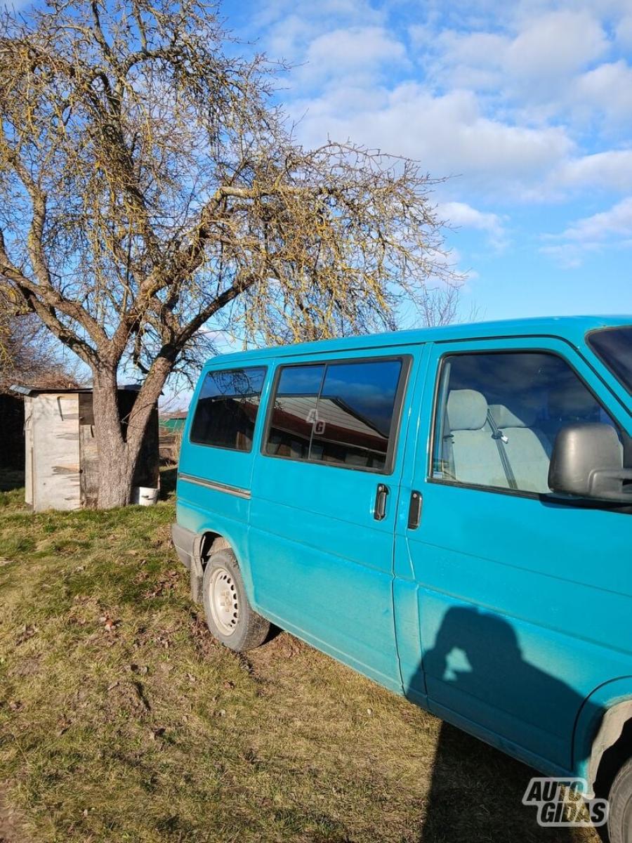 Volkswagen Multivan 1992 in Vilkaviskis, with an engine capacity of 2.40 L and mileage of 348 thousand km for 2400 €, photo 2 on AUTOMOTO.COM.LV