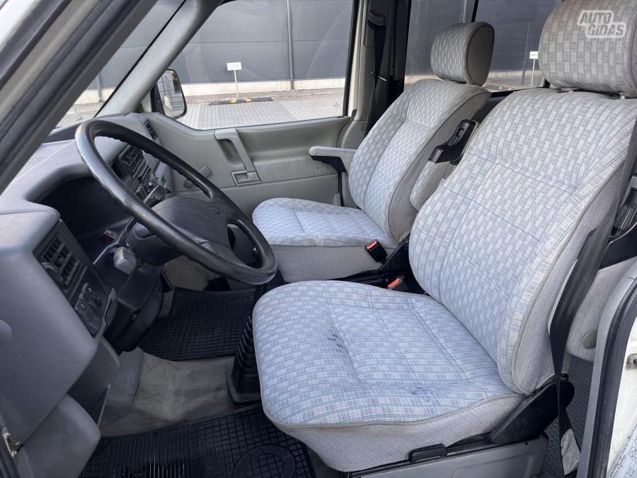 Volkswagen Multivan 1993 Klaipėda, ar dzinēja tilpumu 2.40 L un nobraukumu 288 tūkst. km par 2100 €, foto 10 vietnē AUTOMOTO.COM.LV