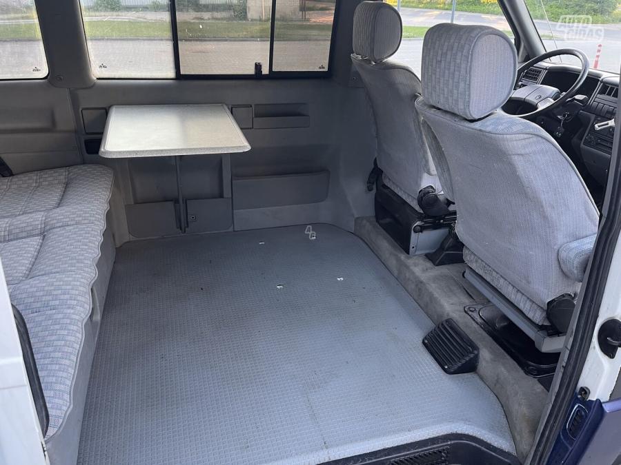 Volkswagen Multivan 1993 Klaipėda, ar dzinēja tilpumu 2.40 L un nobraukumu 288 tūkst. km par 2100 €, foto 13 vietnē AUTOMOTO.COM.LV