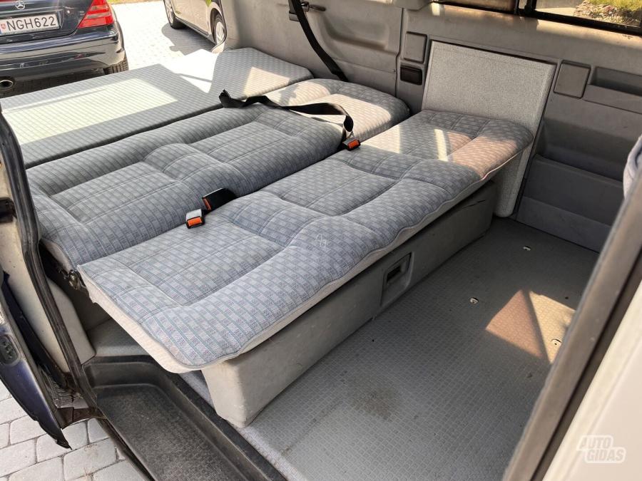 Volkswagen Multivan 1993 Klaipėda, ar dzinēja tilpumu 2.40 L un nobraukumu 288 tūkst. km par 2100 €, foto 14 vietnē AUTOMOTO.COM.LV
