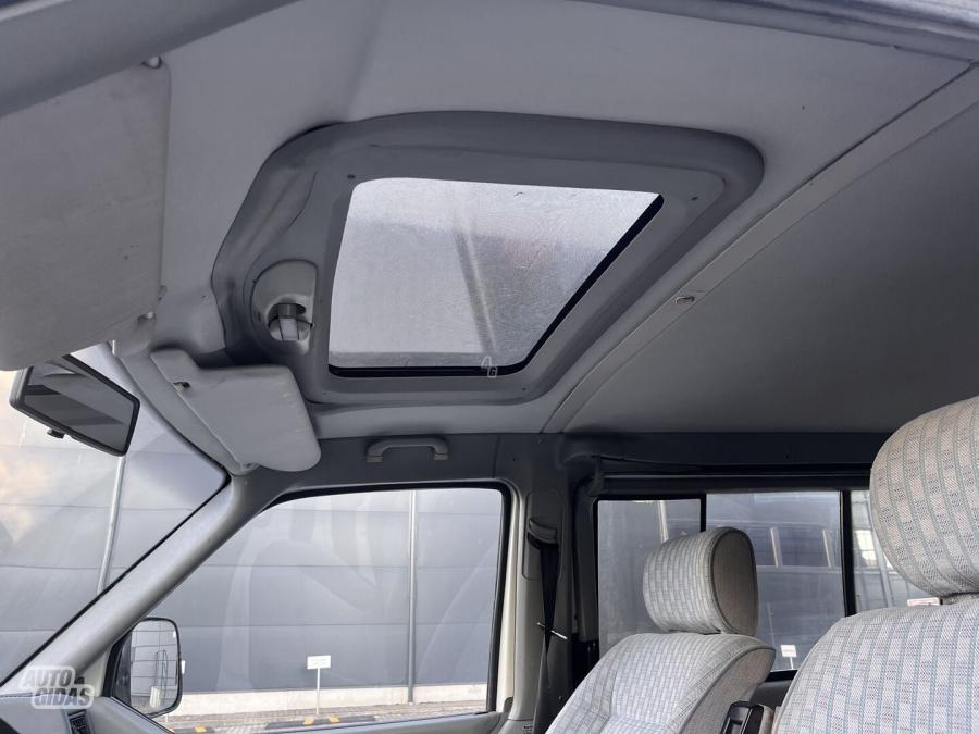 Volkswagen Multivan 1993 Klaipėda, ar dzinēja tilpumu 2.40 L un nobraukumu 288 tūkst. km par 2100 €, foto 16 vietnē AUTOMOTO.COM.LV