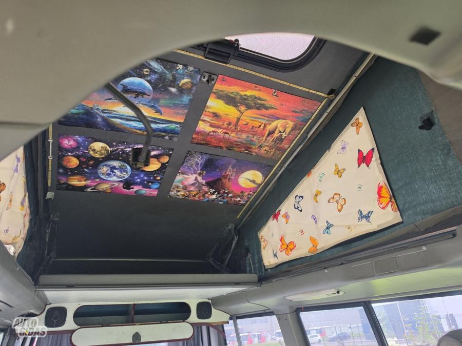 Volkswagen Multivan 1993 Viļņa, ar dzinēja tilpumu 1.90 L un nobraukumu 405 tūkst. km par 4300 €, foto 13 vietnē AUTOMOTO.COM.LV