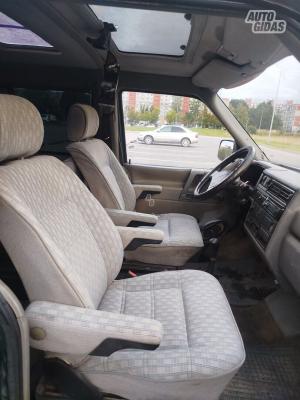 Volkswagen Multivan 1993 in Siauliai, with an engine capacity of 2.40 L and mileage of 472 thousand km for 1000 €, photo 6 on AUTOMOTO.COM.LV