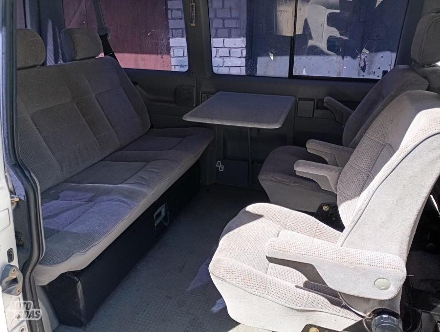 Volkswagen Multivan 1994 Kauņa, ar dzinēja tilpumu 2.40 L un nobraukumu 395 tūkst. km par 2350 €, foto 3 vietnē AUTOMOTO.COM.LV