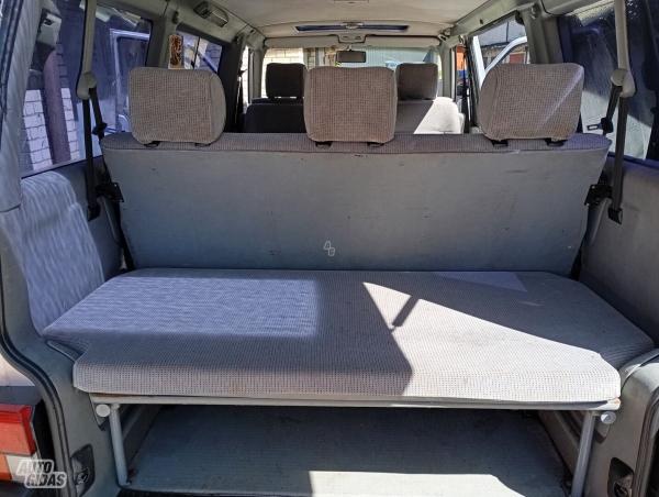 Volkswagen Multivan 1994 in Kaunas, with an engine capacity of 2.40 L and mileage of 395 thousand km for 2350 €, photo 4 on AUTOMOTO.COM.LV