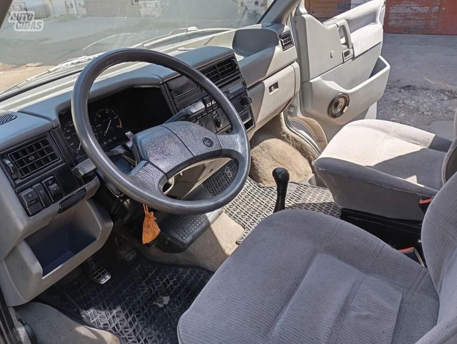 Volkswagen Multivan 1994 Kauņa, ar dzinēja tilpumu 2.40 L un nobraukumu 395 tūkst. km par 2350 €, foto 6 vietnē AUTOMOTO.COM.LV