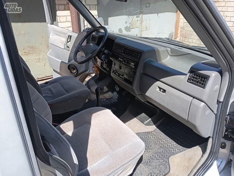 Volkswagen Multivan 1994 Kauņa, ar dzinēja tilpumu 2.40 L un nobraukumu 395 tūkst. km par 2350 €, foto 7 vietnē AUTOMOTO.COM.LV