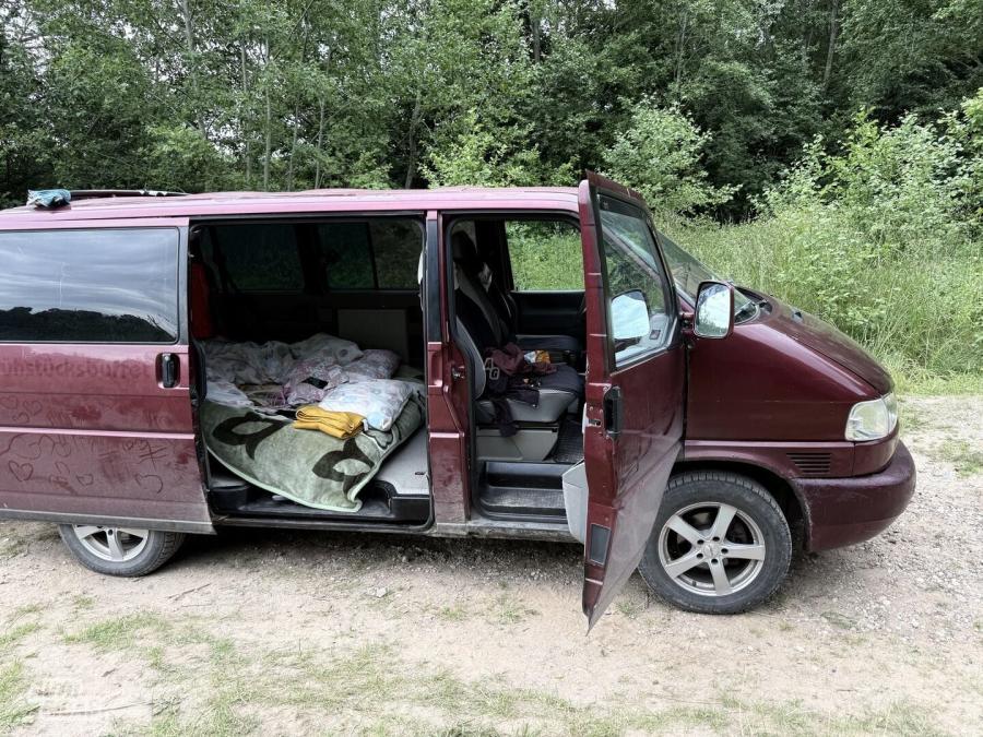 Volkswagen Multivan 1996 in Jonava, with an engine capacity of 2.50 L and mileage of 277 thousand km for 2800 €, photo 5 on AUTOMOTO.COM.LV