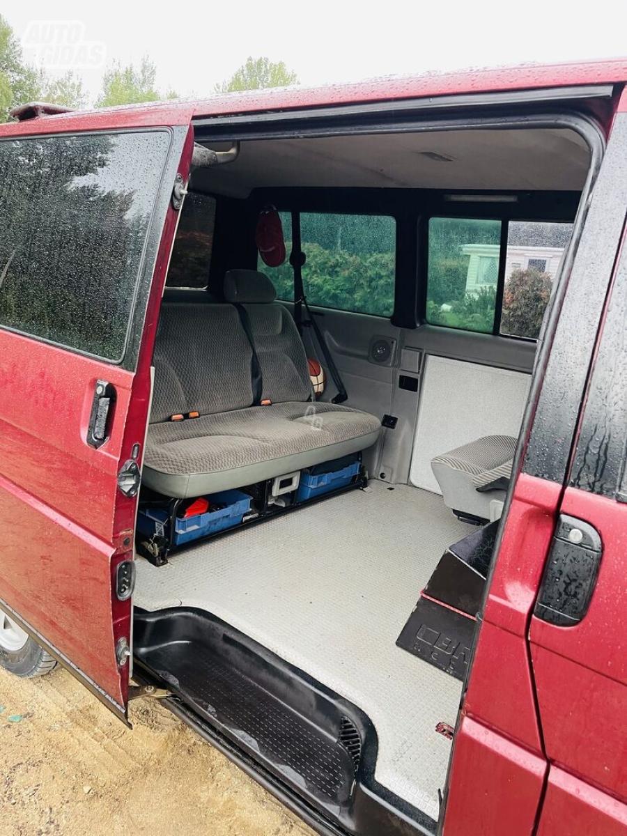 Volkswagen Multivan 1996 in Jonava, with an engine capacity of 2.50 L and mileage of 277 thousand km for 2800 €, photo 14 on AUTOMOTO.COM.LV