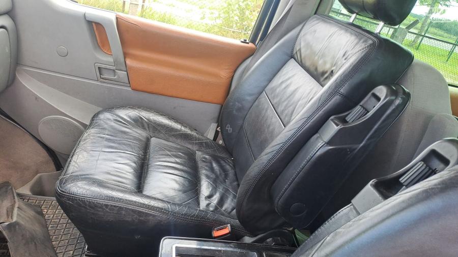 Volkswagen Multivan 1999 in Vilnius, with an engine capacity of 2.50 L and mileage of 360 thousand km for 5800 €, photo 12 on AUTOMOTO.COM.LV