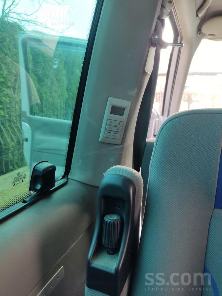 Volkswagen Multivan 2000 Ogre, ar dzinēja tilpumu 2.50 L un nobraukumu 283 tūkst. km par 4450 €, foto 5 vietnē AUTOMOTO.COM.LV