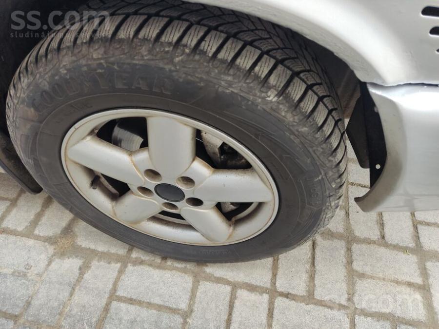 Volkswagen Multivan 2000 Ogre, ar dzinēja tilpumu 2.50 L un nobraukumu 283 tūkst. km par 4450 €, foto 8 vietnē AUTOMOTO.COM.LV