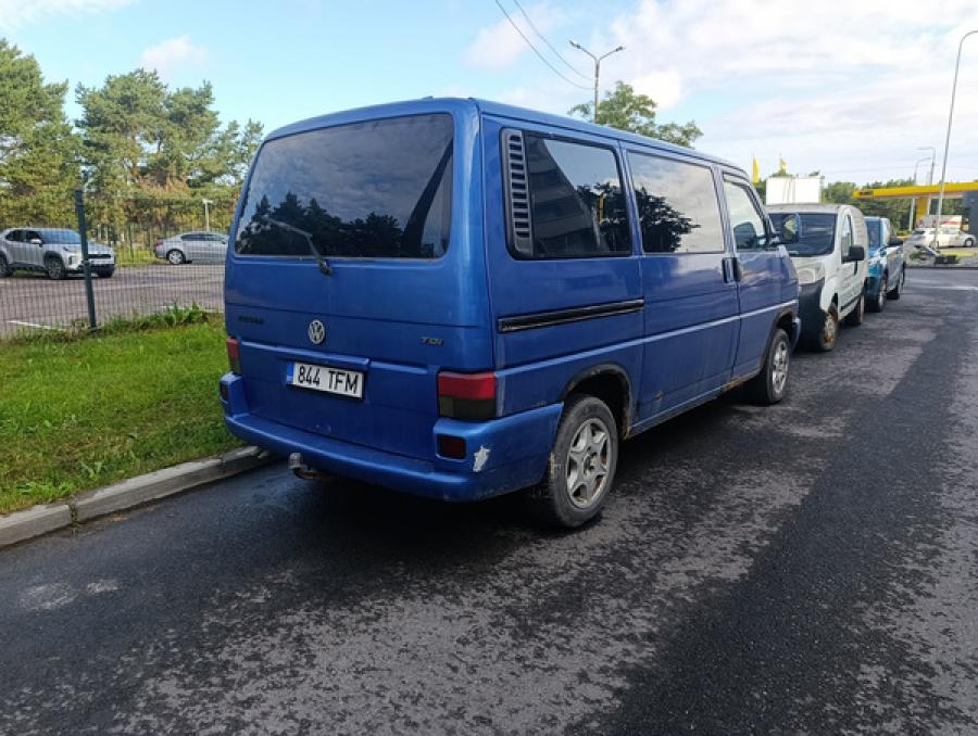Фольксваген Мультиван 2000 в Таллин, объемом двигателя 2.50 л и пробегом 450 тыс. км за 2000 €, фото 4 на AUTOMOTO.COM.LV