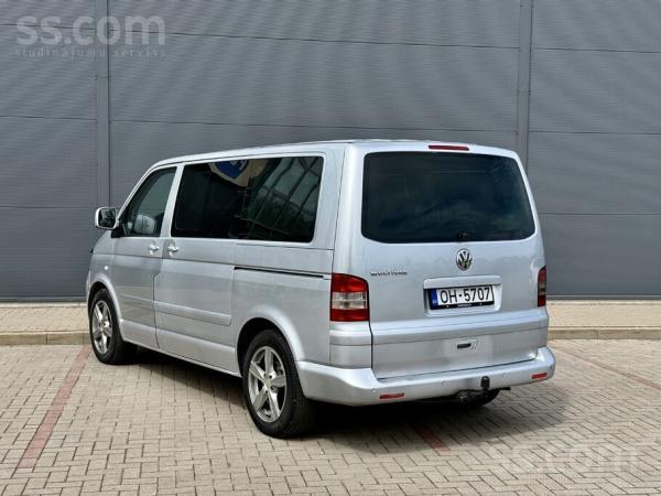 Volkswagen Multivan 2003 Rīga, ar dzinēja tilpumu 2.50 L un nobraukumu 435 tūkst. km par 5650 €, foto 4 vietnē AUTOMOTO.COM.LV