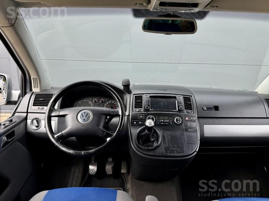Volkswagen Multivan 2003 Rīga, ar dzinēja tilpumu 2.50 L un nobraukumu 435 tūkst. km par 5650 €, foto 14 vietnē AUTOMOTO.COM.LV