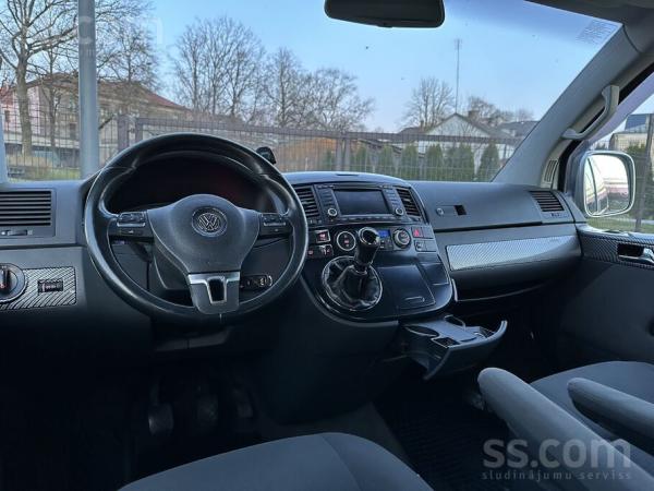 Volkswagen Multivan 2003 Tukums, ar dzinēja tilpumu 2.50 L un nobraukumu 400 tūkst. km par 6550 €, foto 8 vietnē AUTOMOTO.COM.LV