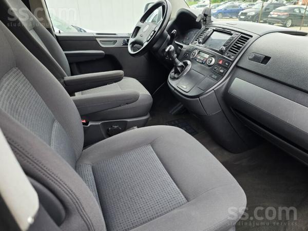 Volkswagen Multivan 2004 Rīga, ar dzinēja tilpumu 2.50 L un nobraukumu 0 tūkst. km par 6700 €, foto 6 vietnē AUTOMOTO.COM.LV