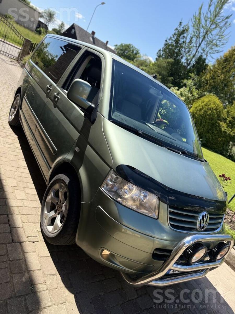 Volkswagen Multivan 2004 in Riga, with an engine capacity of 2.50 L and mileage of 325 thousand km for 8880 €, photo 1 on AUTOMOTO.COM.LV