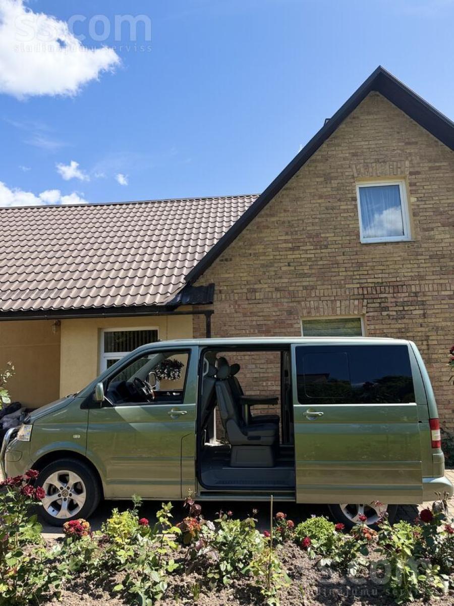 Volkswagen Multivan 2004 in Riga, with an engine capacity of 2.50 L and mileage of 325 thousand km for 8880 €, photo 7 on AUTOMOTO.COM.LV
