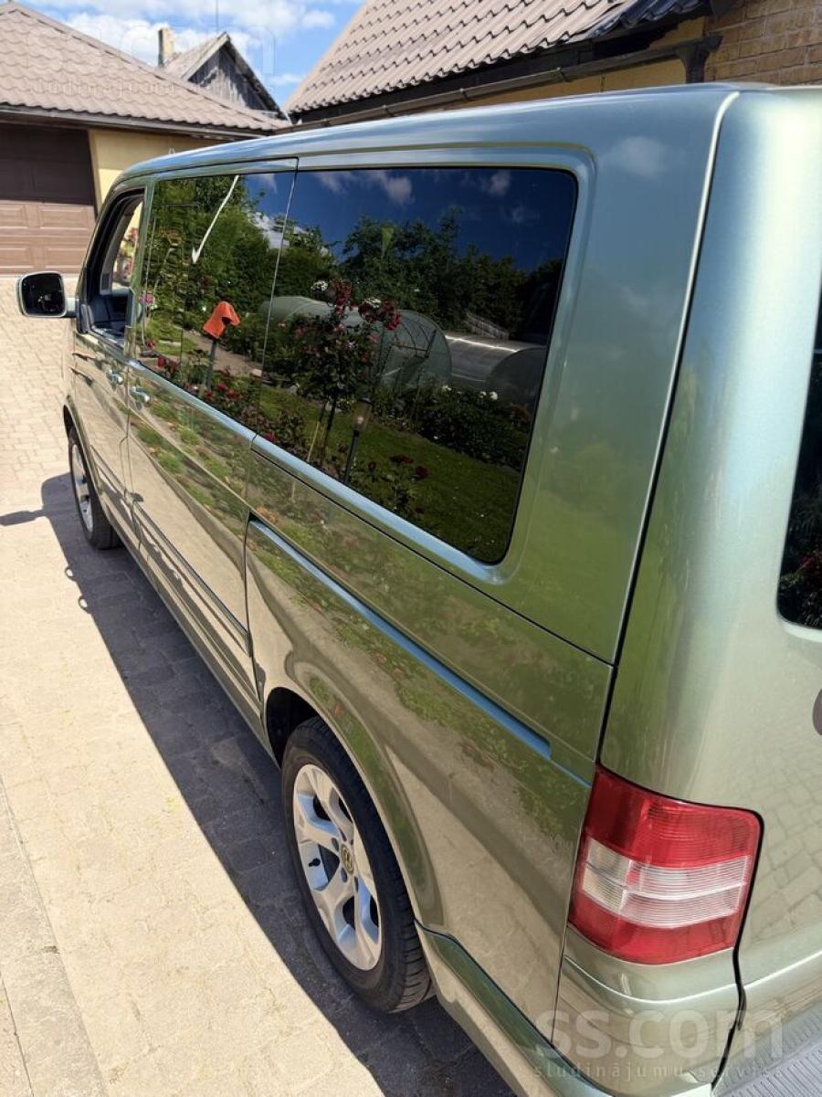 Volkswagen Multivan 2004 in Riga, with an engine capacity of 2.50 L and mileage of 325 thousand km for 8880 €, photo 9 on AUTOMOTO.COM.LV