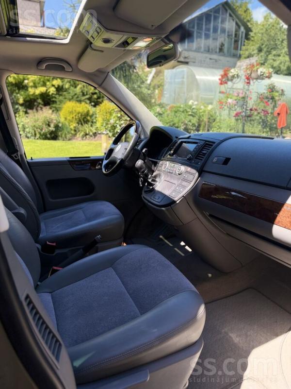 Volkswagen Multivan 2004 Rīga, ar dzinēja tilpumu 2.50 L un nobraukumu 325 tūkst. km par 8880 €, foto 9 vietnē AUTOMOTO.COM.LV