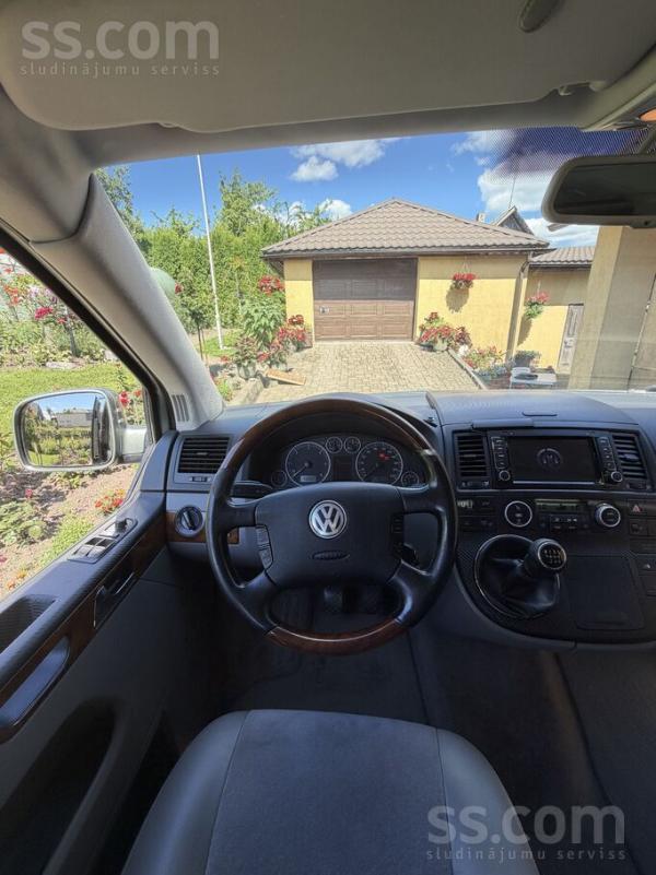 Volkswagen Multivan 2004 Rīga, ar dzinēja tilpumu 2.50 L un nobraukumu 325 tūkst. km par 8880 €, foto 10 vietnē AUTOMOTO.COM.LV