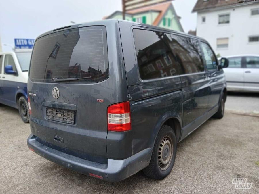 Volkswagen Multivan 2006 Viļņa, ar dzinēja tilpumu 2.50 L un nobraukumu 324 tūkst. km par 3250 €, foto 6 vietnē AUTOMOTO.COM.LV