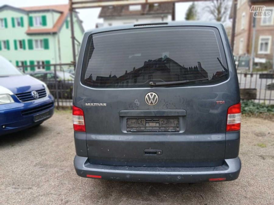 Volkswagen Multivan 2006 Viļņa, ar dzinēja tilpumu 2.50 L un nobraukumu 324 tūkst. km par 3250 €, foto 7 vietnē AUTOMOTO.COM.LV