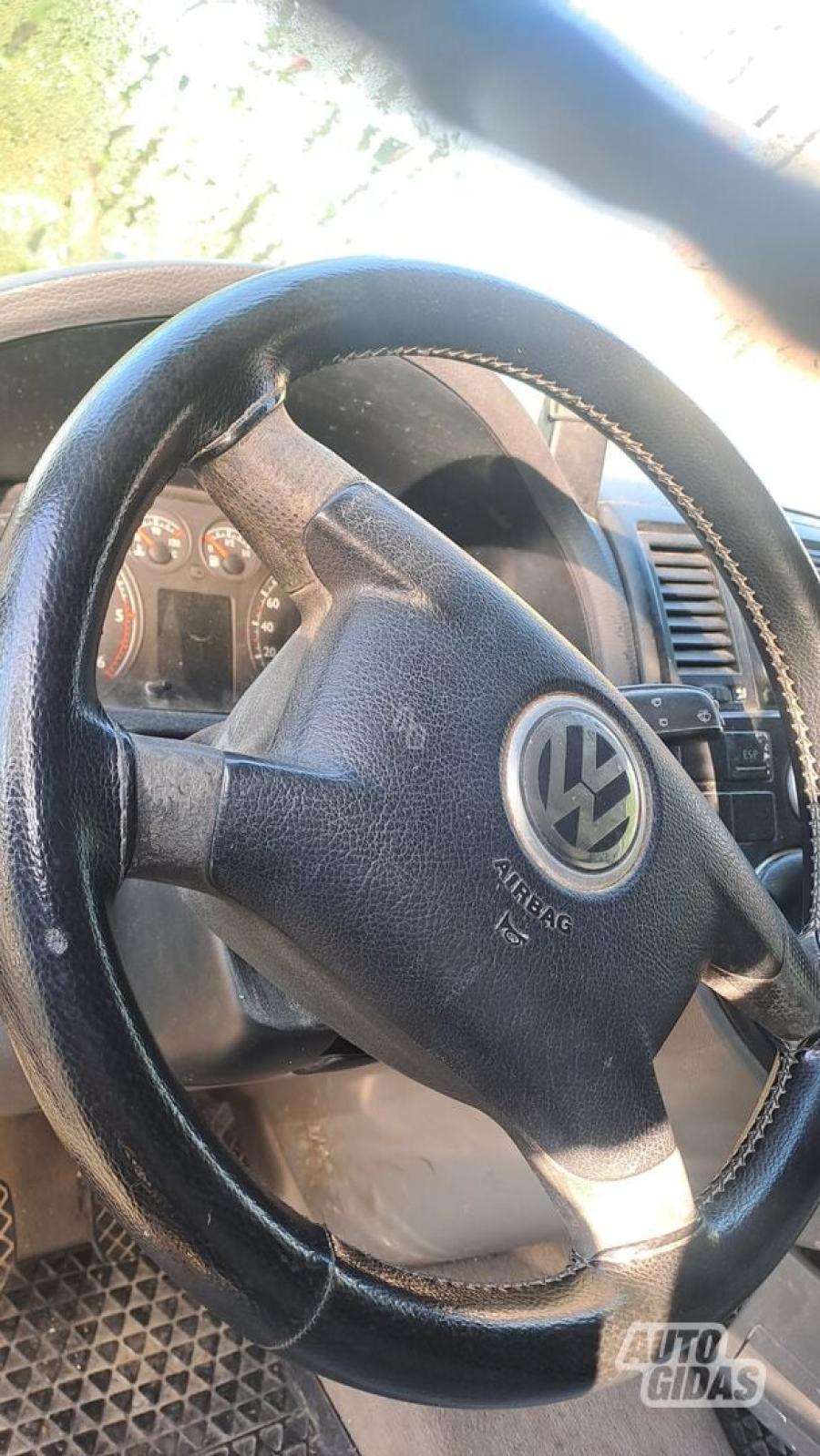 Volkswagen Multivan 2006 Viļņa, ar dzinēja tilpumu 2.50 L un nobraukumu 324 tūkst. km par 3250 €, foto 10 vietnē AUTOMOTO.COM.LV