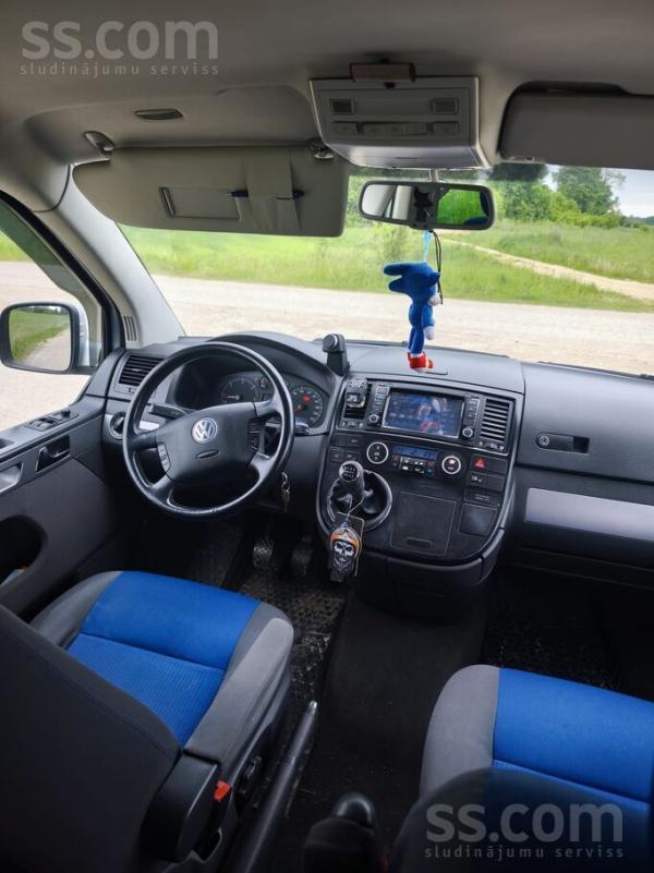 Volkswagen Multivan 2006 in Saldus, with an engine capacity of 2.50 L and mileage of 301 thousand km for 5650 €, photo 4 on AUTOMOTO.COM.LV