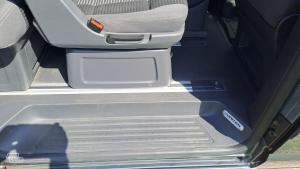 Volkswagen Multivan 2008 Viļņa, ar dzinēja tilpumu 2.50 L un nobraukumu 288 tūkst. km par 10500 €, foto 11 vietnē AUTOMOTO.COM.LV