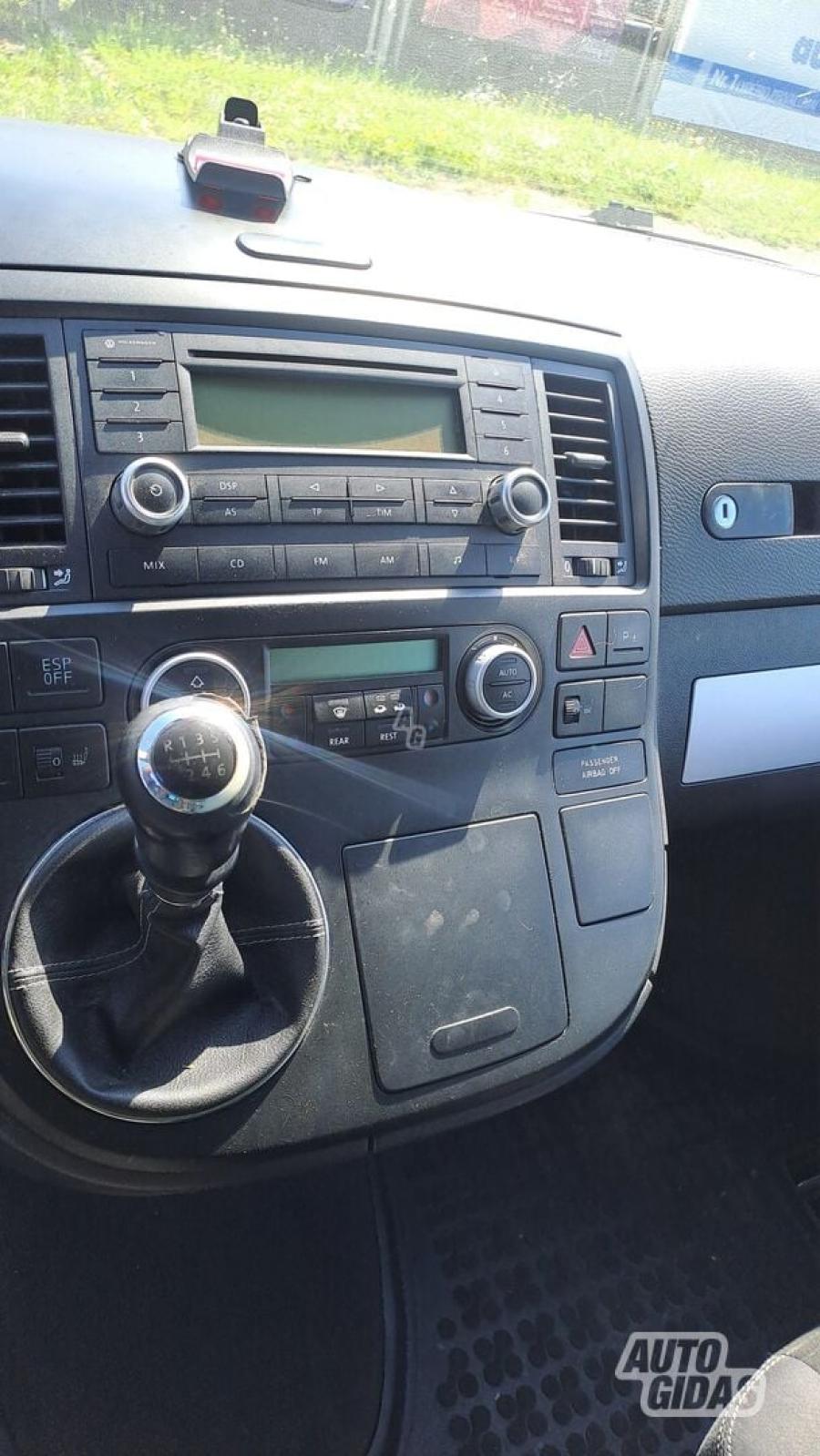 Volkswagen Multivan 2008 Viļņa, ar dzinēja tilpumu 2.50 L un nobraukumu 288 tūkst. km par 10500 €, foto 19 vietnē AUTOMOTO.COM.LV