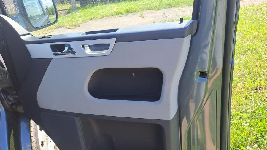 Volkswagen Multivan 2008 Viļņa, ar dzinēja tilpumu 2.50 L un nobraukumu 288 tūkst. km par 10500 €, foto 28 vietnē AUTOMOTO.COM.LV