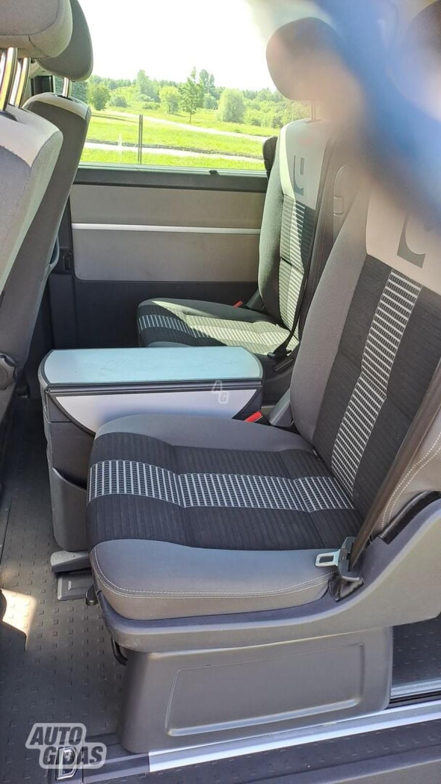 Volkswagen Multivan 2008 Viļņa, ar dzinēja tilpumu 2.50 L un nobraukumu 288 tūkst. km par 10500 €, foto 36 vietnē AUTOMOTO.COM.LV