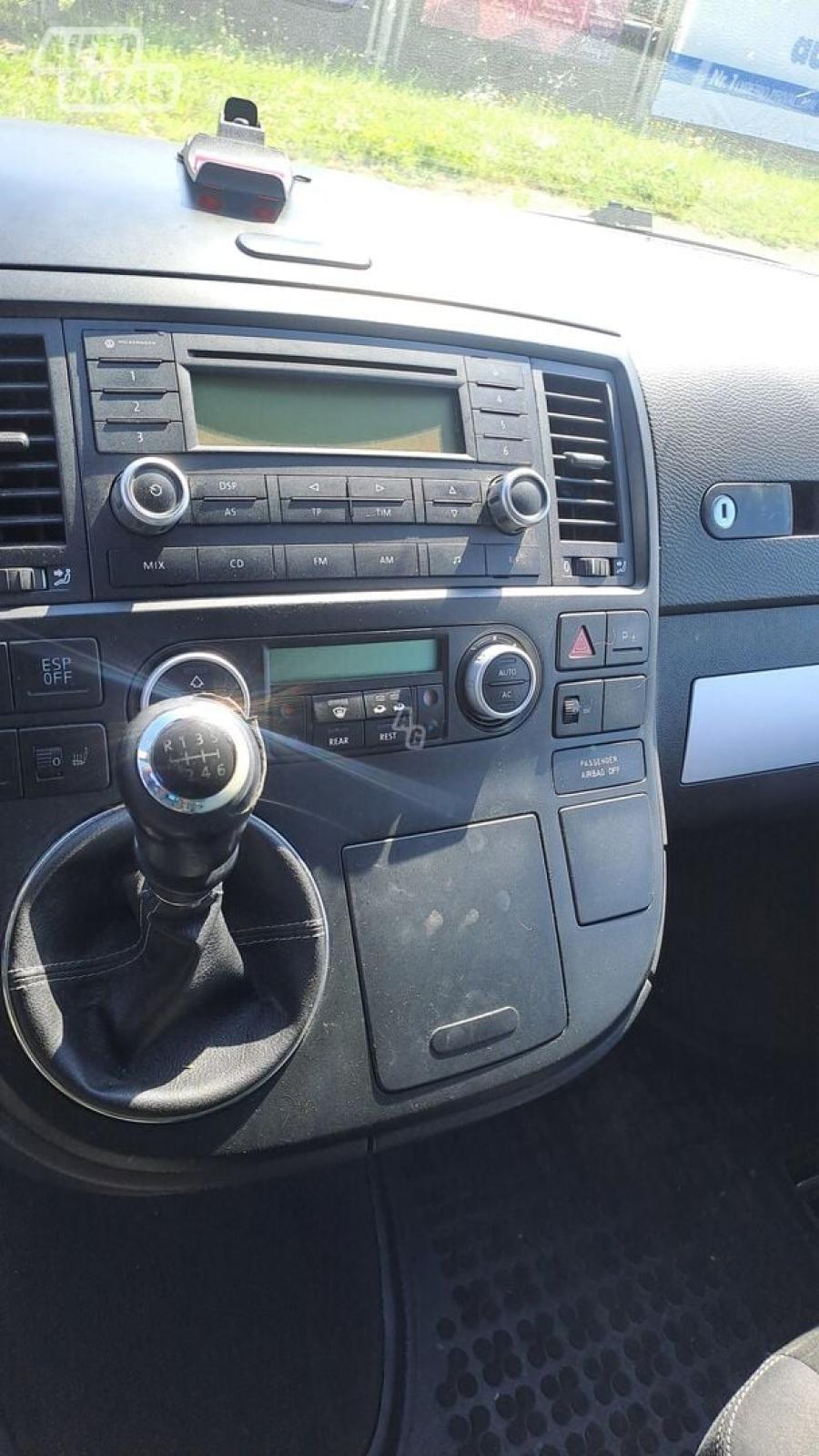 Volkswagen Multivan 2008 Viļņa, ar dzinēja tilpumu 2.50 L un nobraukumu 288 tūkst. km par 11500 €, foto 31 vietnē AUTOMOTO.COM.LV