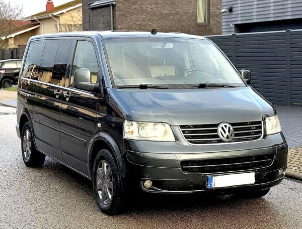 Volkswagen Multivan 2009 Klaipėda, ar dzinēja tilpumu 2.50 L un nobraukumu 349 tūkst. km par 7950 €, foto 1 vietnē AUTOMOTO.COM.LV