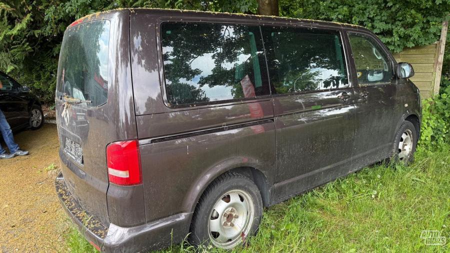 Volkswagen Multivan 2010 in Kretinga, with an engine capacity of 2.00 L and mileage of 310 thousand km for 6990 €, photo 3 on AUTOMOTO.COM.LV