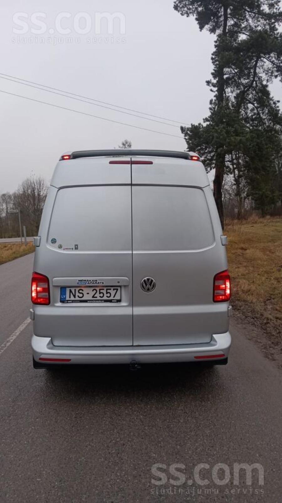 Volkswagen Multivan 2014 Rīga, ar dzinēja tilpumu 2.00 L un nobraukumu 306 tūkst. km par 16300 €, foto 6 vietnē AUTOMOTO.COM.LV